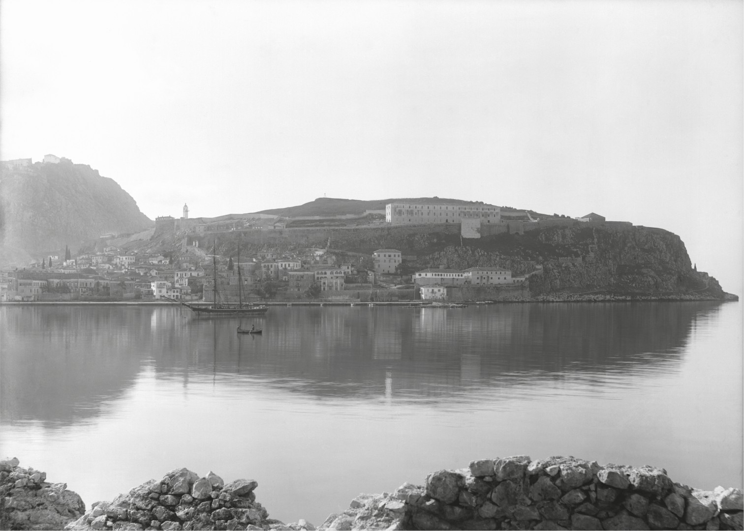 Εικόνες της πόλης του Ναυπλίου μέσα από τα βιβλία του Γιώργου Ρούβαλη ...